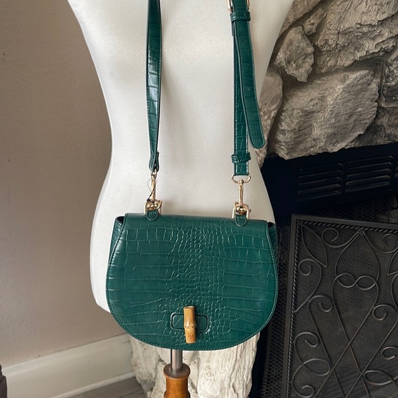 Forever 21 | Bags | Crossbody Bag | Poshmark